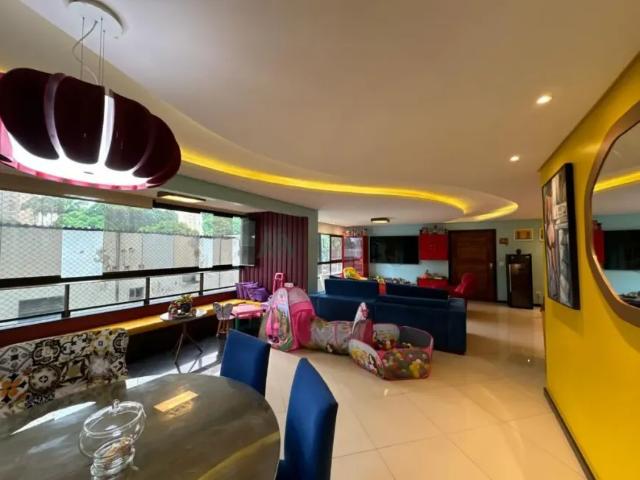 Apartamento com 4 Quartos e 4 banheiros à Venda, 200 m² por R$ 1.500.000