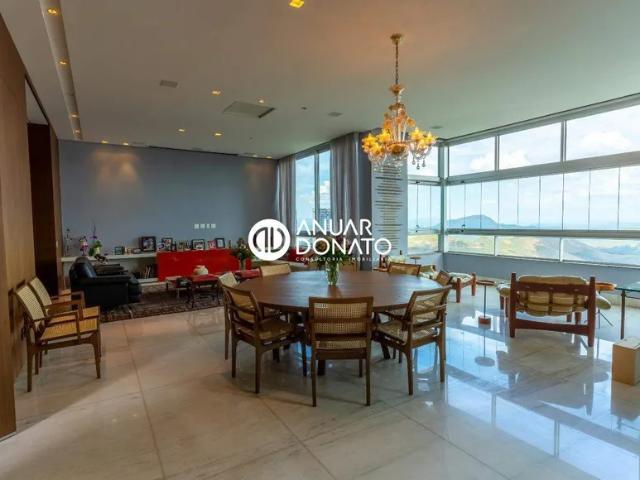Apartamento com 4 Quartos e 4 banheiros à Venda, 210 m² por R$ 3.950.000
