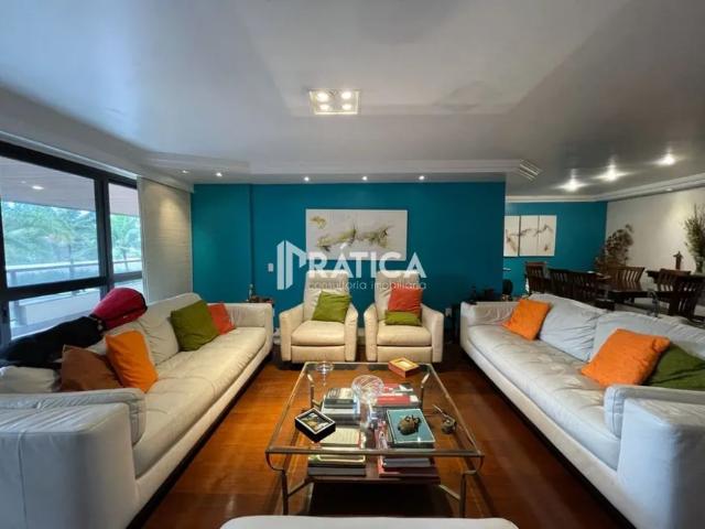 Apartamento com 4 Quartos e 4 banheiros à Venda, 245 m² por R$ 2.370.000