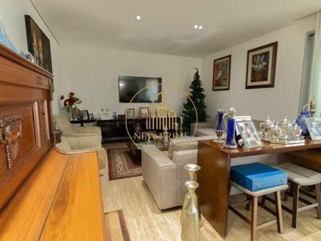Apartamento com 4 Quartos e 4 banheiros à Venda, 253 m²