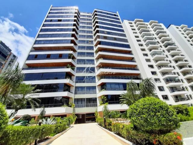 Apartamento com 4 Quartos e 4 banheiros à Venda, 261 m² por R$ 1.500.000
