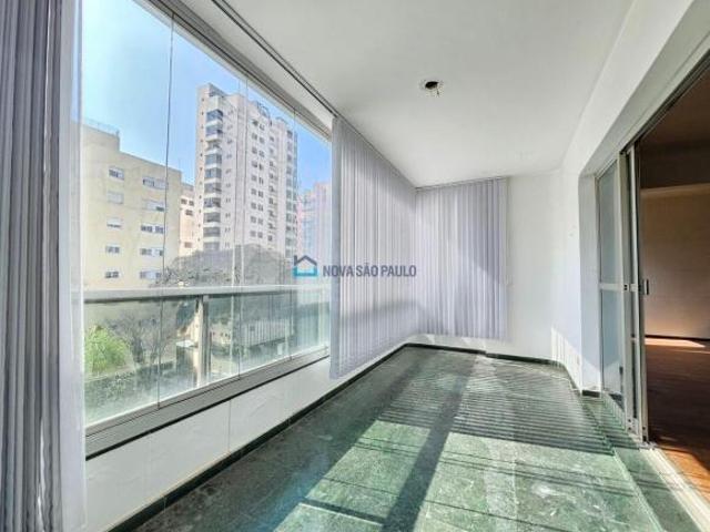 Apartamento com 4 Quartos e 5 banheiros, 4 vagas à Venda em Moema, por R$ 2.700