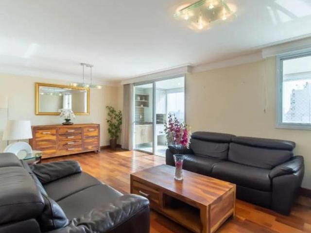 Apartamento com 4 Quartos e 5 banheiros à Venda, 143 m² por R$ 2.647.000