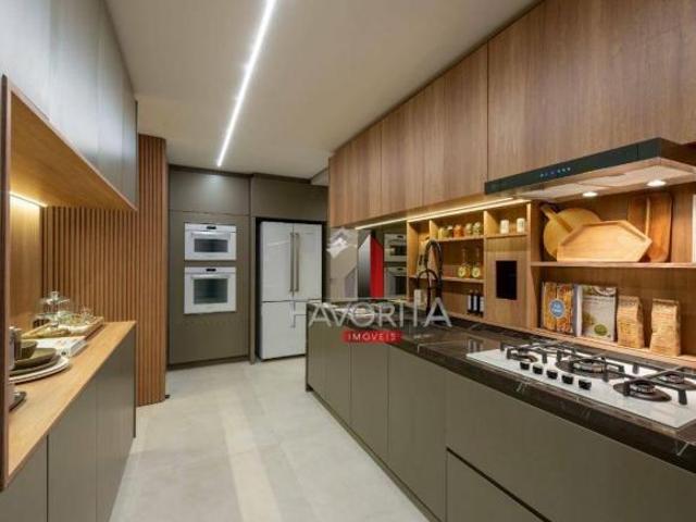 Apartamento com 4 Quartos e 5 banheiros à Venda, 145 m² por R$ 1.900.000