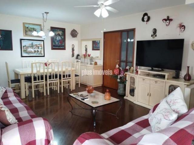 Apartamento com 4 Quartos e 5 banheiros à Venda, 152 m²