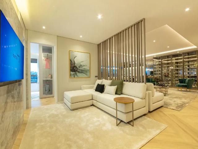 Apartamento com 4 Quartos e 5 banheiros à Venda, 158 m² por R$ 2.452.000