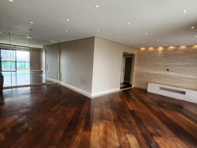 Apartamento com 4 Quartos e 5 banheiros à Venda, 197 m² por R$ 1.650.000