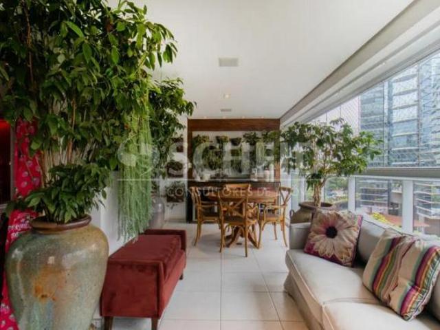 Apartamento com 4 Quartos e 5 banheiros à Venda, 201 m² por R$ 6.350.000