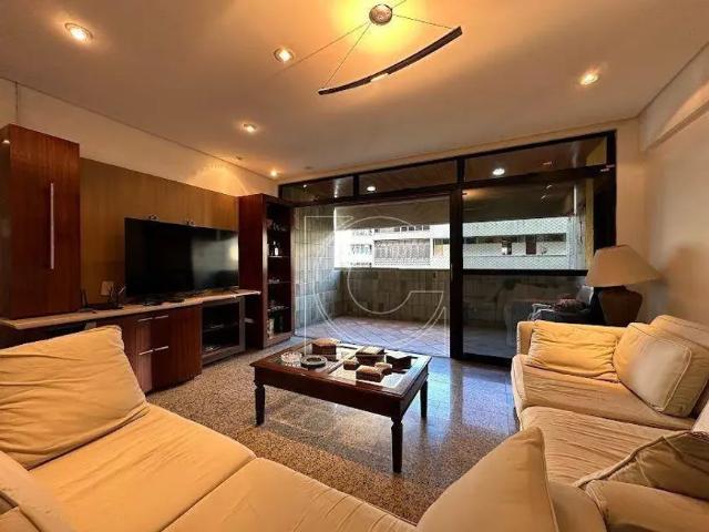Apartamento com 4 Quartos e 5 banheiros à Venda, 214 m² por R$ 1.100.000