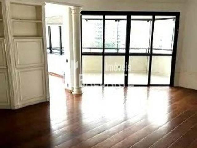 Apartamento com 4 Quartos e 5 banheiros à Venda, 227 m² por R$ 2.800.000