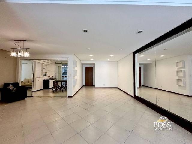 Apartamento com 4 Quartos e 5 banheiros à Venda, 250 m² por R$ 1.630.000