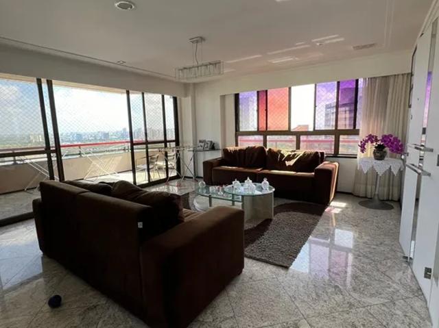 Apartamento com 4 Quartos e 5 banheiros à Venda, 250 m² por R$ 1.900.000