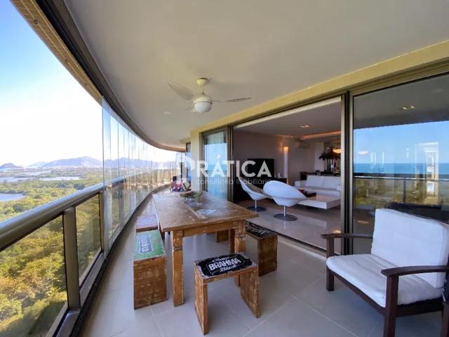 Apartamento com 4 Quartos e 5 banheiros à Venda, 262 m² por R$ 3.500.000