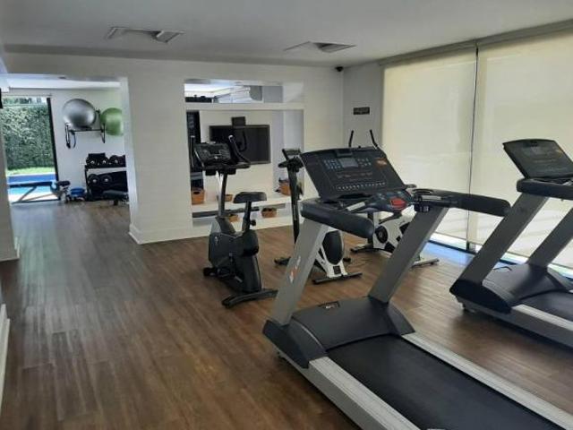 Apartamento com 4 Quartos e 5 banheiros à Venda, 263 m²