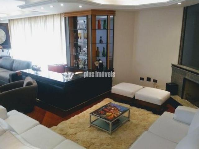 Apartamento com 4 Quartos e 5 banheiros à Venda, 272 m²