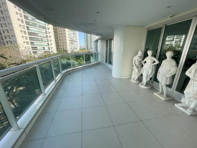 Apartamento com 4 Quartos e 6 banheiros à Venda, 407 m² por R$ 4.900.000