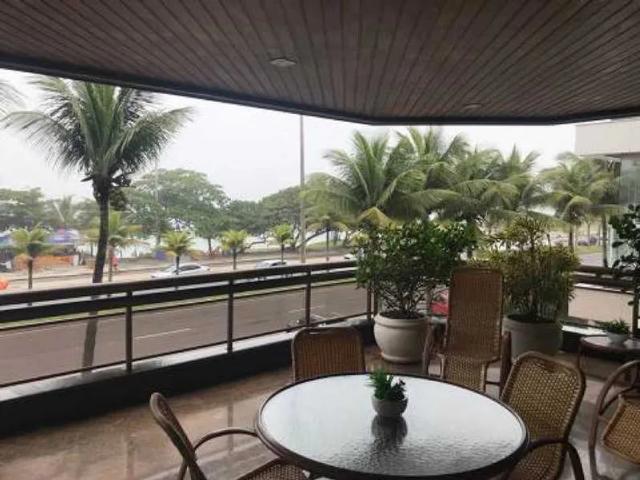 Apartamento com 4 Quartos e 6 banheiros à Venda, 250 m² por R$ 3.750.000