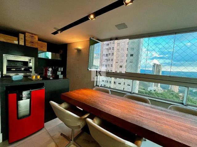 Apartamento com 4 Quartos e 6 banheiros à Venda, 266 m² por R$ 5.250.000