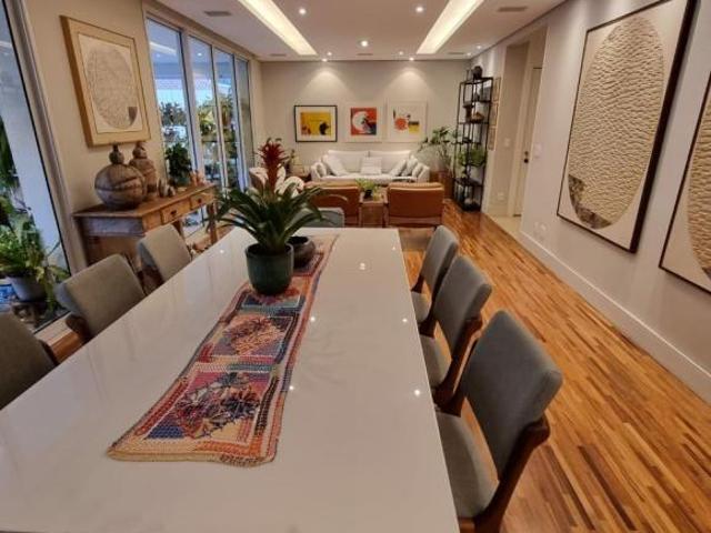 Apartamento com 4 Quartos e 6 banheiros à Venda, 274 m² por R$ 4.700.000