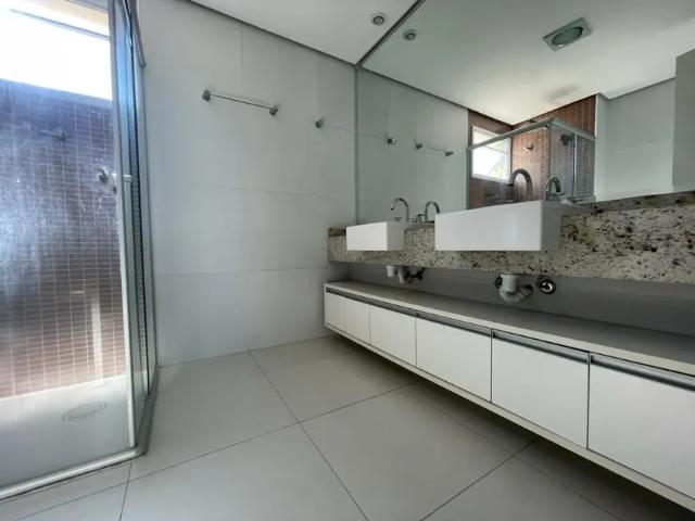 Apartamento com 4 Quartos e 6 banheiros à Venda, 237 m² por R$ 4.200.000