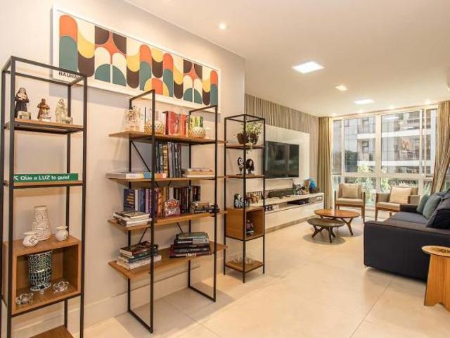 Apartamento com 4 quartos espaçosos no Noroeste