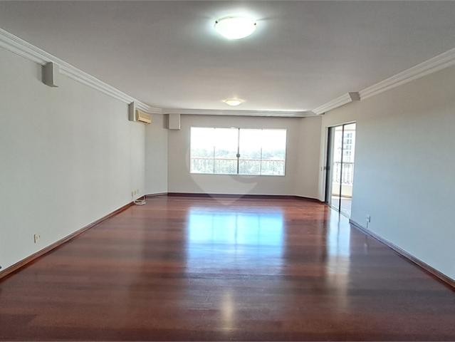Apartamento com 4 quartos para alugar em Jardim Marajoara SP