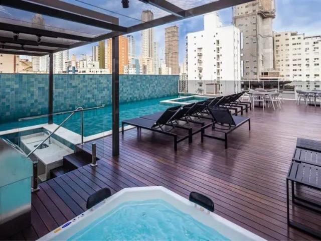 Apartamento com 4 Quartos para alugar, 144m² Centro