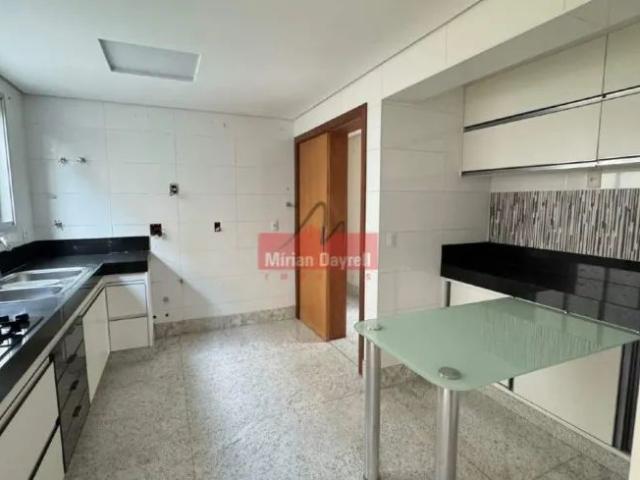 Apartamento com 4 Quartos para alugar, 203m² Cidade Nova
