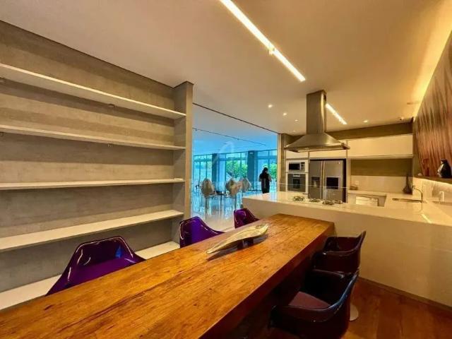 Apartamento com 4 Quartos para alugar, 210m² Lourdes