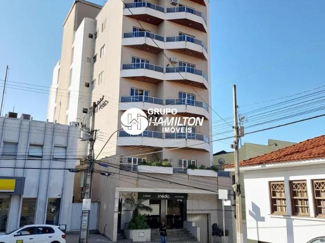 Apartamento com 4 quartos para alugar