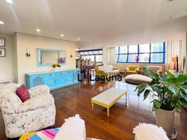Apartamento com 4 quartos, sendo 1 suíte à venda, 270 m² por R$ 1.061.000 Bairro Jardim Santo An