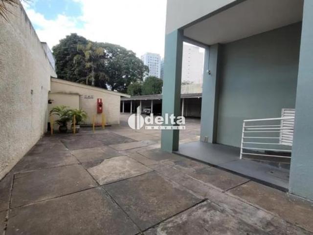 Apartamento com 4 quartos sendo 1 suíte disponível para venda no bairro Fundinho em Uberlândia MG