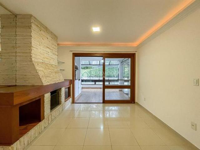 Apartamento com 4 quartos sendo 1 suíte no bairro Ipanema