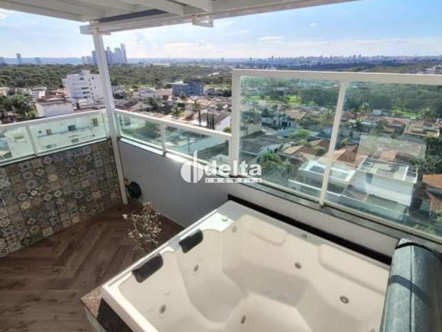 Apartamento com 4 quartos sendo 2 suíte disponível para venda no bairro Granada em Uberlândia MG