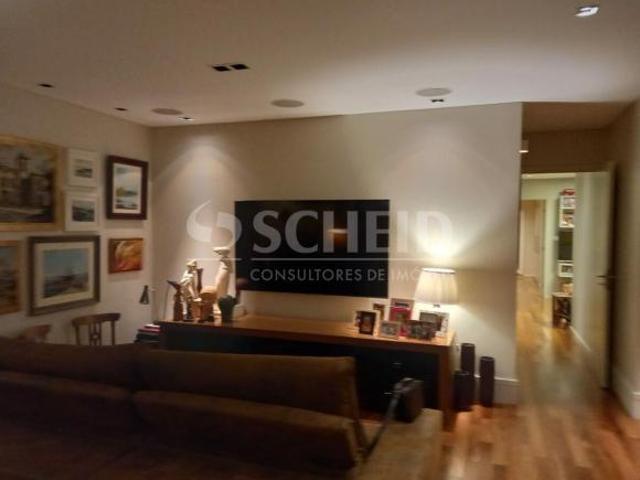 Apartamento com 4 quartos sendo 2 suites, 4 vagas. Alto da Boa Vista