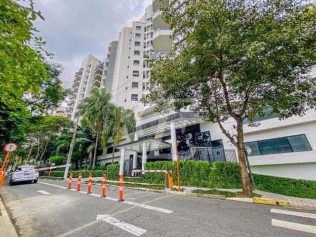 Apartamento com 4 quartos, sendo 3 suites, 5 banheiros, 4 vagas, à venda, 350 m² por R$ 3.690.000