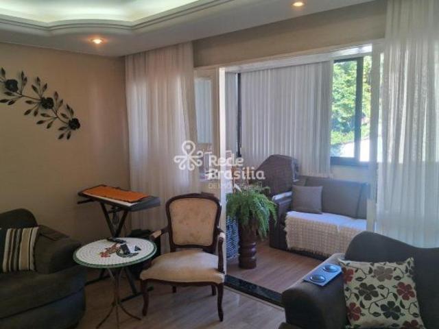 Apartamento com 4 quartos 1 suíte Asa Norte varanda amplo SHCGN 704 ACEITA FINANCIAMENTO e FGTS orig