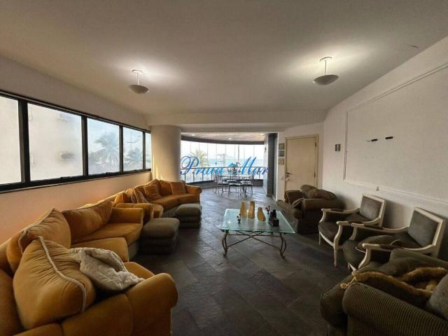 Apartamento com 4 quartos, 210 m²