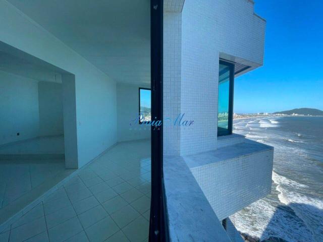 Apartamento com 4 quartos, 230 m²