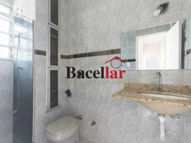 Apartamento com 4 Quartos, 2 banheiros e Vaga à Venda no Maracanã! 75m² por R$ 320.000