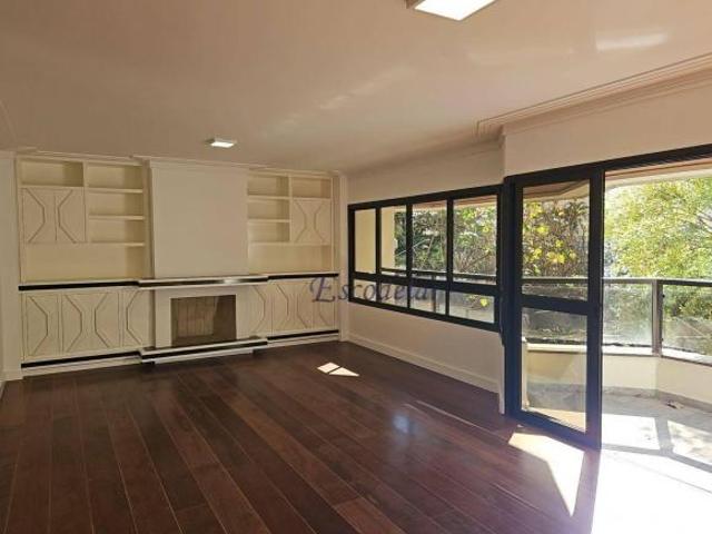Apartamento com 4 quartos, 2 suítes com varanda, à venda, 190 m², 3 vagas Itaim Bibi próximo ao P