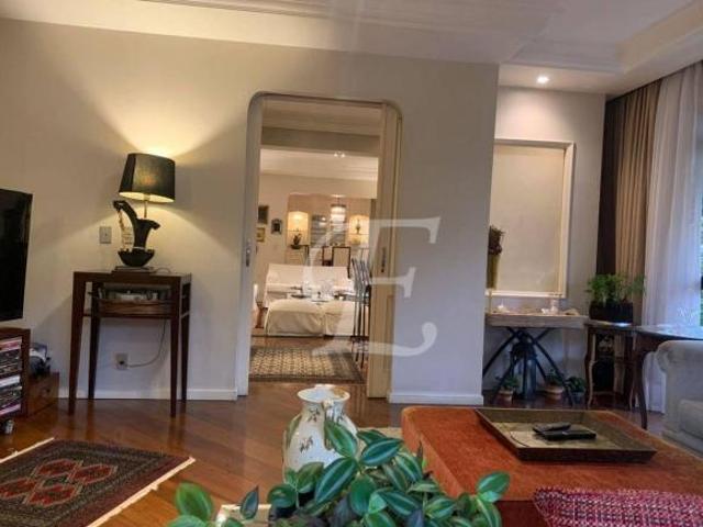 Apartamento com 4 quartos, 3 suítes com varanda, 4 vagas, à venda, 300 m² Jardim Paulista próxi