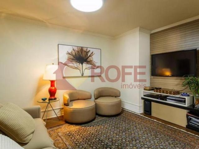 Apartamento com 4 quartos, 3 vagas e 198m² para venda em Moema!
