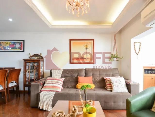 Apartamento com 4 suítes, 3 vagas e com 144m² Moema