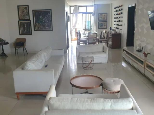 Apartamento com 4 suítes no bairro de batista campos! Área privativa de 270m². 02 vagas de garagem
