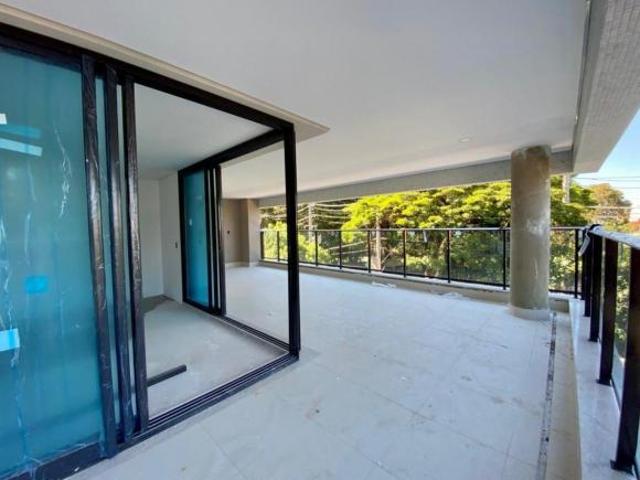 Apartamento com 4 suítes 4 vagas a venda no Guedala