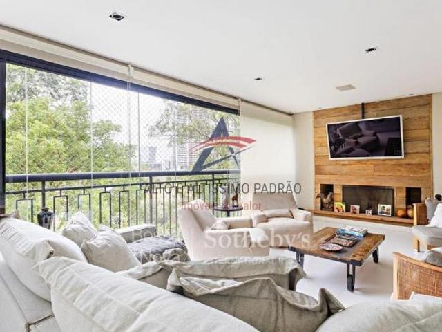 Apartamento com 4 suítes 4 vagas a venda no Panamby