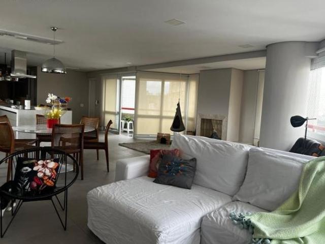 Apartamento com 4 suítes 4 vagas a venda no Panamby