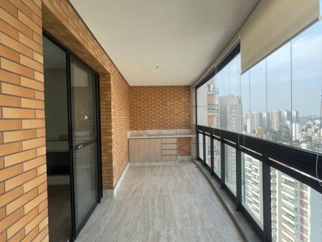 Apartamento com 4 suítes 4 vagas a venda no Panamby
