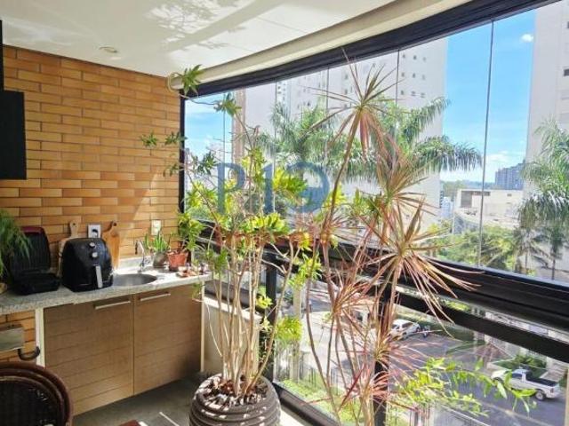 Apartamento com 4 suítes 4 vagas a venda no Panamby